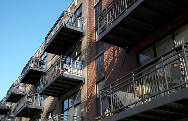 Balkon | Jenis, Manfaat, Desain, dan Material Terbaik